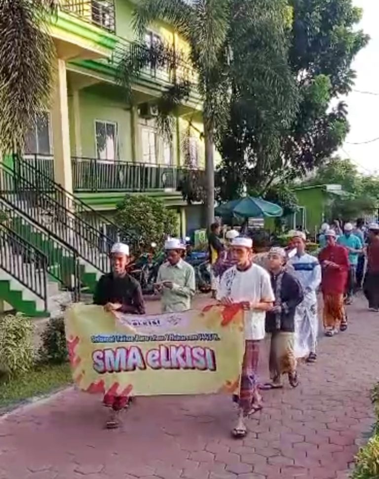 Kegembiraan ala Santri eLKISI di Jalan Sehat 1 Muharram ...